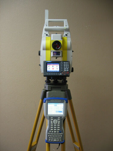 Geomax Zoom 80 Robotic Total station With Leica Prisms | BuyDirect & Save